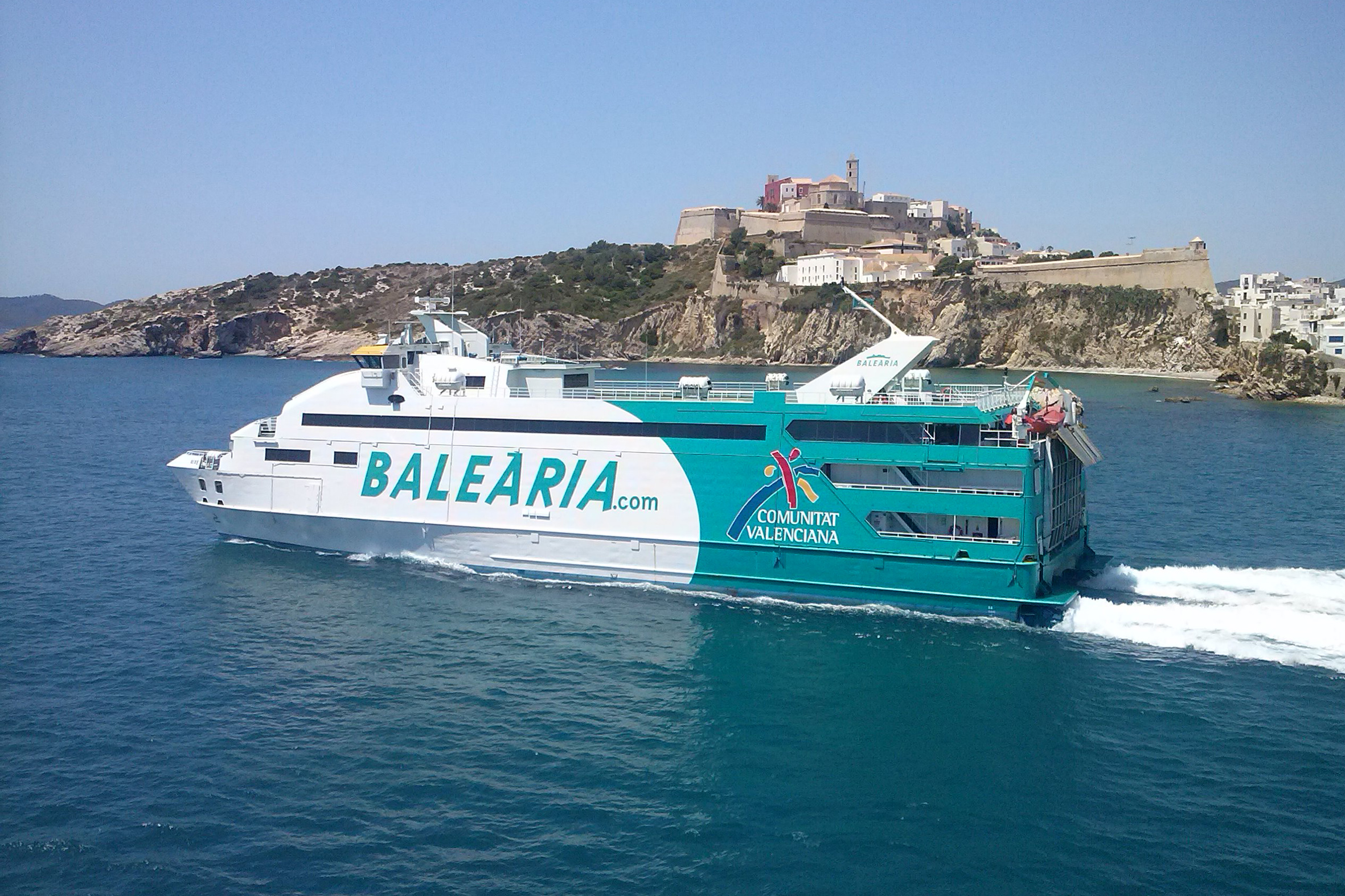Traghetti per Minorca: raggiungere l’isola via mare