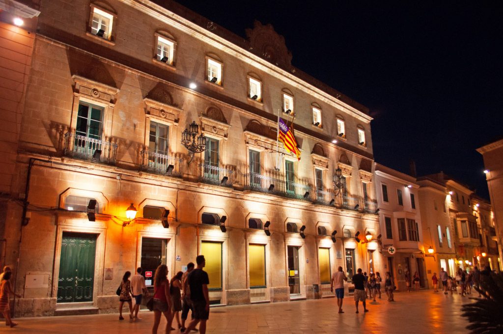 Vita Notturna a Minorca: Divertimento e Movida a Minorca