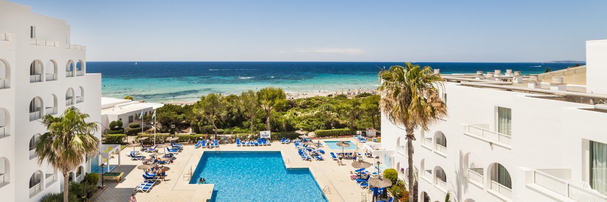 Estos son los mejores hoteles con vistas al mar de Menorca