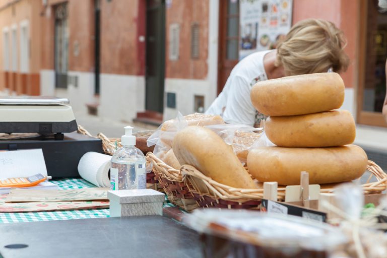 Markets in Menorca: the full market offer on the island
