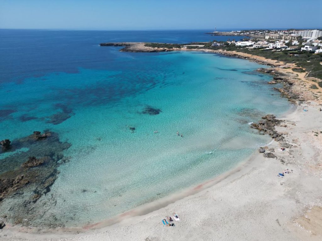 Minorca apre la stagione con le spiagge in condizioni rinnovate